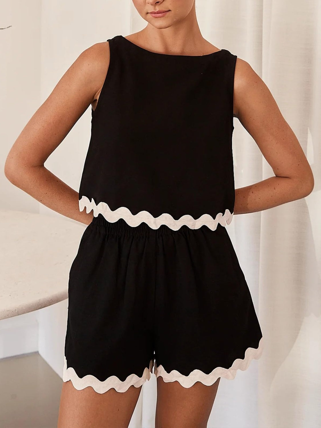 Contrast Trim Round Neck Top and Shorts Set – o0psty